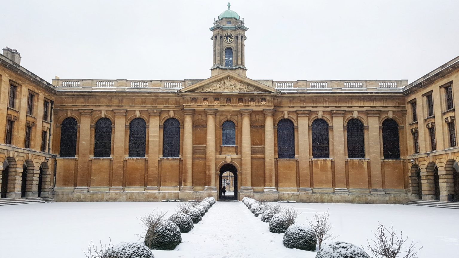 The Queen's College JCR – University of Oxford